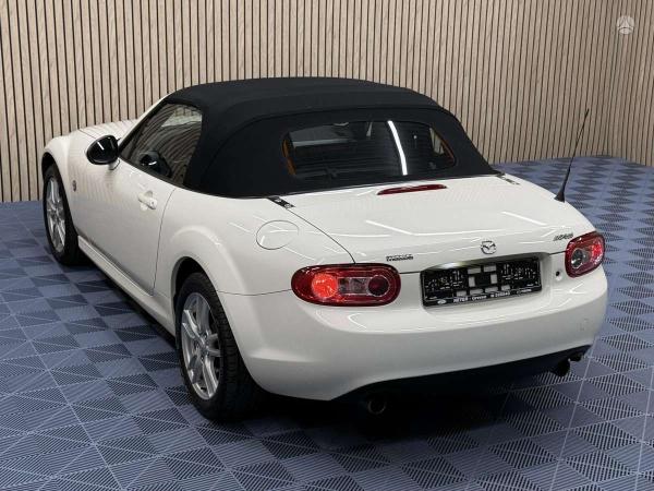 Balts Mazda MX-5 2009 Marijampole, ar dzinēja tilpumu 1.80 L un nobraukumu 156 tūkst. km par 7500 €, foto 11 vietnē AUTOMOTO.COM.LV