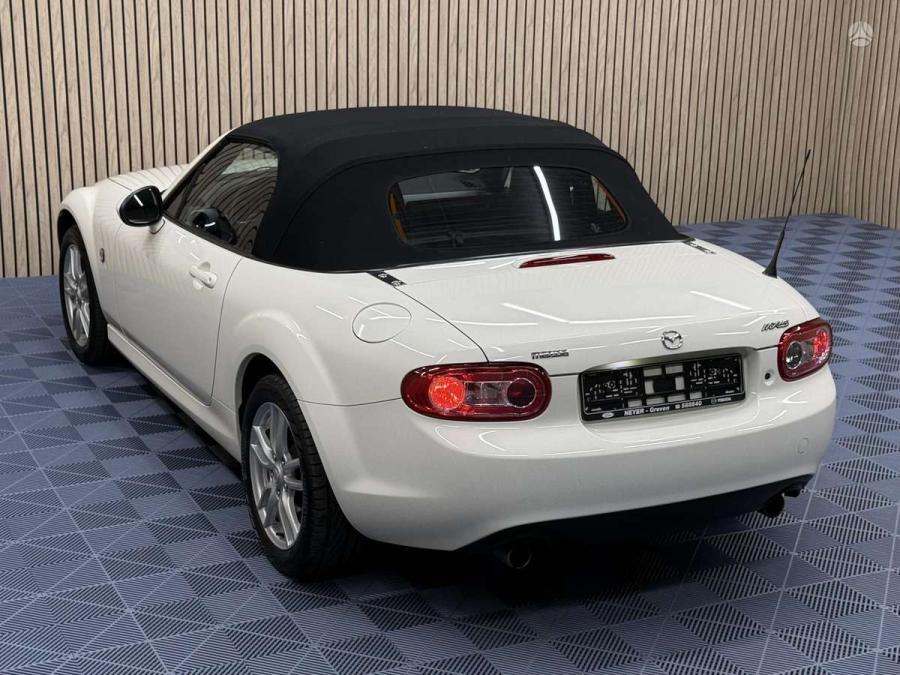 Balts Mazda MX-5 2009 Marijampole, ar dzinēja tilpumu 1.80 L un nobraukumu 156 tūkst. km par 7500 €, foto 11 vietnē AUTOMOTO.COM.LV