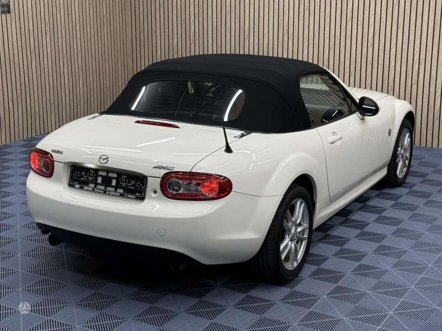 Balts Mazda MX-5 2009 Marijampole, ar dzinēja tilpumu 1.80 L un nobraukumu 156 tūkst. km par 7500 €, foto 12 vietnē AUTOMOTO.COM.LV