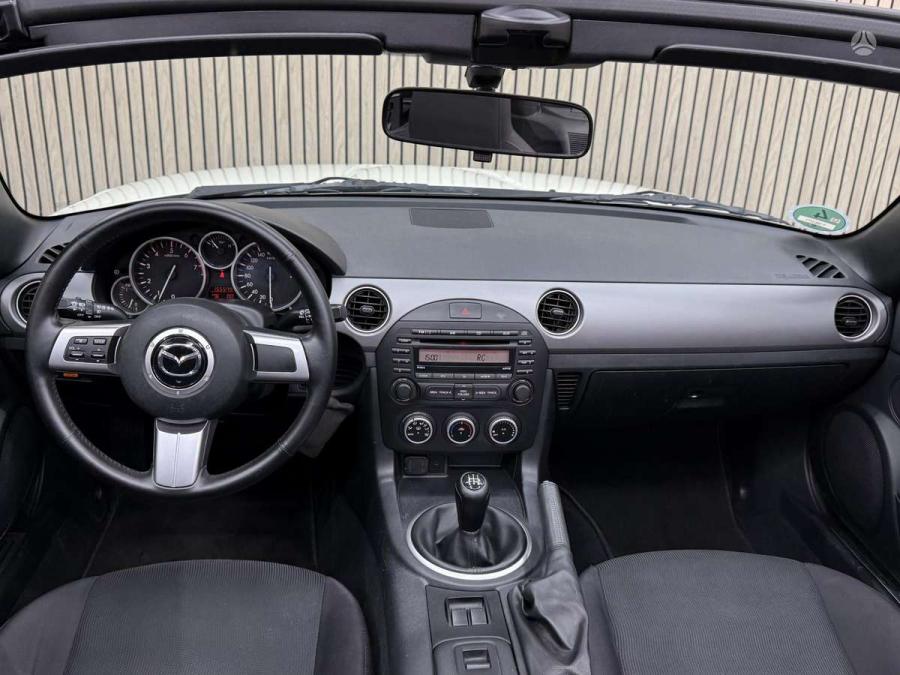 Balts Mazda MX-5 2009 Marijampole, ar dzinēja tilpumu 1.80 L un nobraukumu 156 tūkst. km par 7500 €, foto 17 vietnē AUTOMOTO.COM.LV