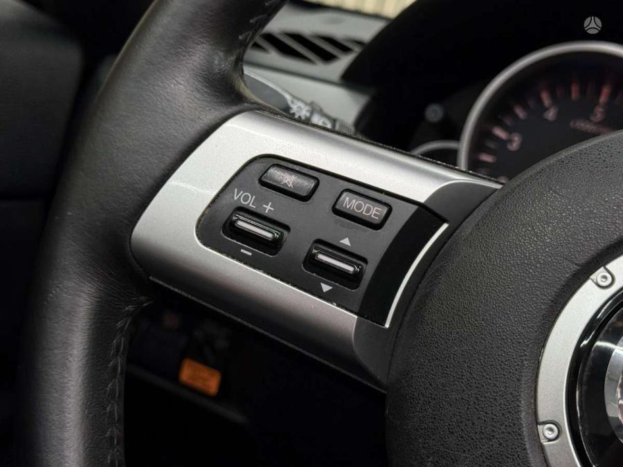 Balts Mazda MX-5 2009 Marijampole, ar dzinēja tilpumu 1.80 L un nobraukumu 156 tūkst. km par 7500 €, foto 22 vietnē AUTOMOTO.COM.LV