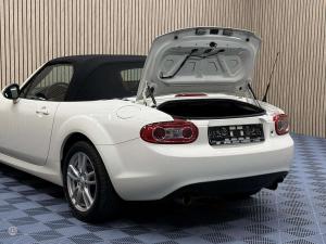 Balts Mazda MX-5 2009 Marijampole, ar dzinēja tilpumu 1.80 L un nobraukumu 156 tūkst. km par 7500 €, foto 26 vietnē AUTOMOTO.COM.LV
