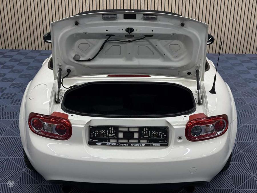 Balts Mazda MX-5 2009 Marijampole, ar dzinēja tilpumu 1.80 L un nobraukumu 156 tūkst. km par 7500 €, foto 27 vietnē AUTOMOTO.COM.LV