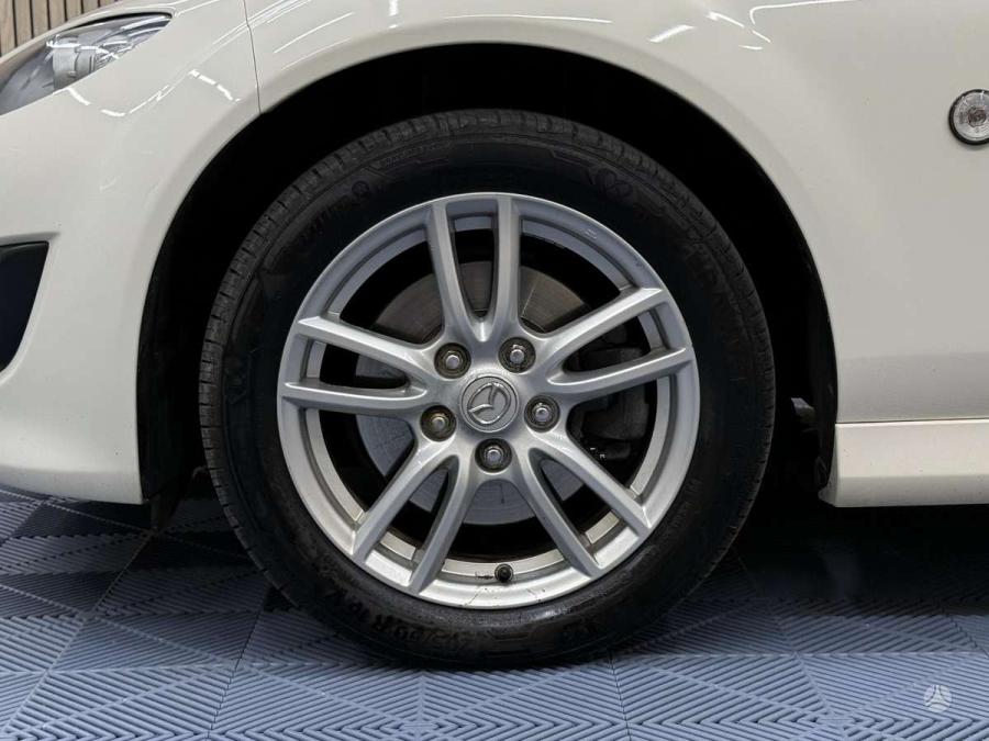 Balts Mazda MX-5 2009 Marijampole, ar dzinēja tilpumu 1.80 L un nobraukumu 156 tūkst. km par 7500 €, foto 28 vietnē AUTOMOTO.COM.LV