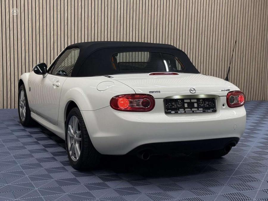 Balts Mazda MX-5 2009 Marijampole, ar dzinēja tilpumu 1.80 L un nobraukumu 156 tūkst. km par 7500 €, foto 32 vietnē AUTOMOTO.COM.LV