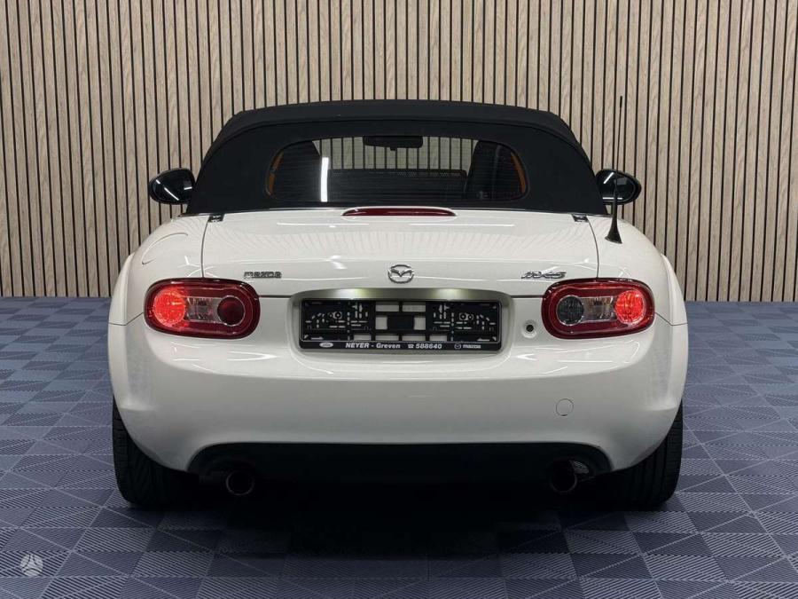 Balts Mazda MX-5 2009 Marijampole, ar dzinēja tilpumu 1.80 L un nobraukumu 156 tūkst. km par 7500 €, foto 33 vietnē AUTOMOTO.COM.LV