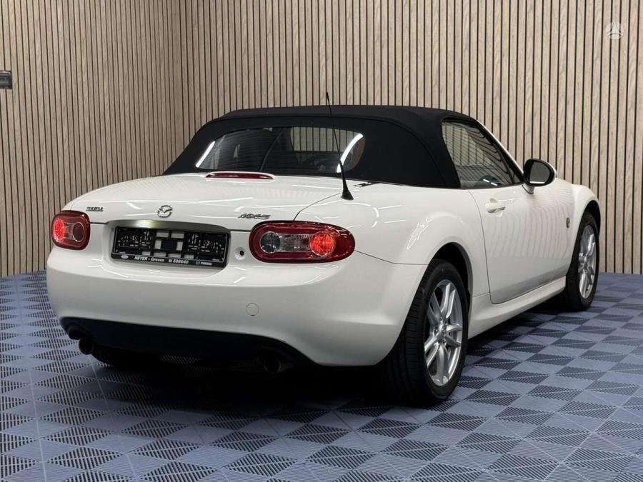 Balts Mazda MX-5 2009 Marijampole, ar dzinēja tilpumu 1.80 L un nobraukumu 156 tūkst. km par 7500 €, foto 34 vietnē AUTOMOTO.COM.LV