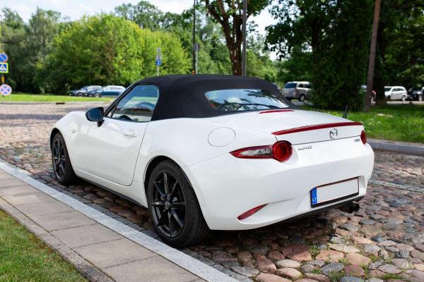 Balts Mazda MX-5 2016 Kauņa, ar dzinēja tilpumu 2.00 L un nobraukumu 72 tūkst. km par 12300 €, foto 6 vietnē AUTOMOTO.COM.LV