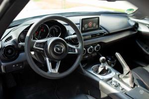 Balts Mazda MX-5 2016 Kauņa, ar dzinēja tilpumu 2.00 L un nobraukumu 72 tūkst. km par 12300 €, foto 16 vietnē AUTOMOTO.COM.LV