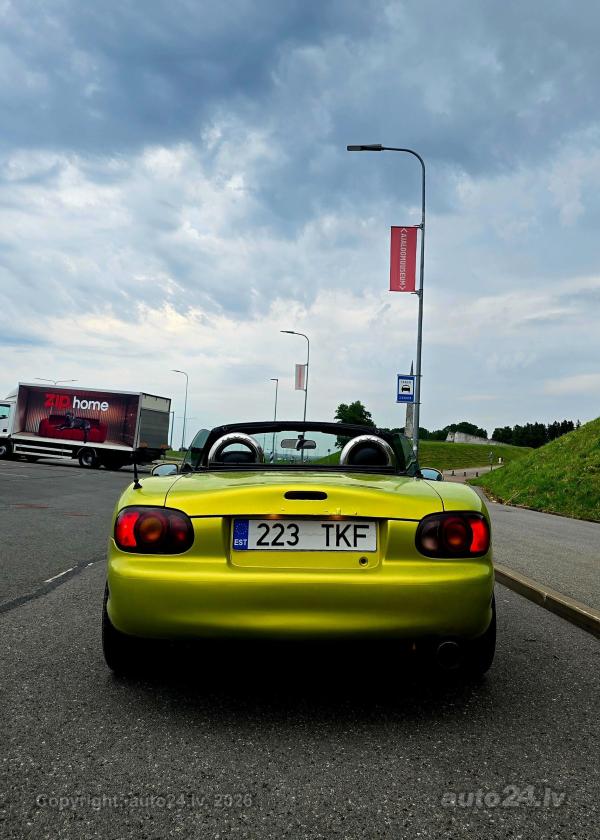 Желтый Мазда МХ-5 2000 в Таллин, объемом двигателя 1.60 л и пробегом 282 тыс. км за 7000 €, фото 4 на AUTOMOTO.COM.LV