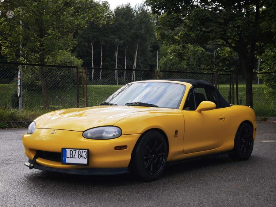 Yellow Mazda MX-5 2001 in Vilnius, with an engine capacity of 1.60 L and mileage of 187 thousand km for 6200 €, photo 4 on AUTOMOTO.COM.LV
