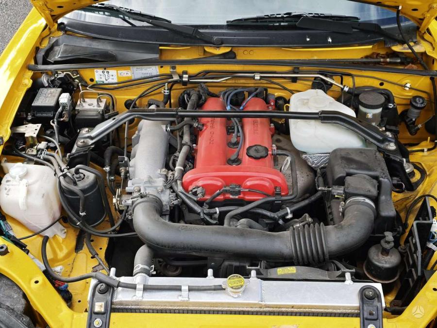 Yellow Mazda MX-5 2001 in Vilnius, with an engine capacity of 1.60 L and mileage of 187 thousand km for 6200 €, photo 17 on AUTOMOTO.COM.LV