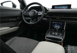 Black Mazda MX 2021 in Riga, with an engine capacity of 0.00 L and mileage of 42 thousand km for 15700 €, photo 4 on AUTOMOTO.COM.LV