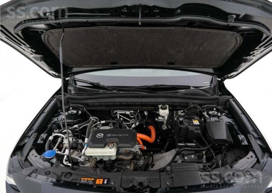 Black Mazda MX 2021 in Riga, with an engine capacity of 0.00 L and mileage of 42 thousand km for 15700 €, photo 12 on AUTOMOTO.COM.LV