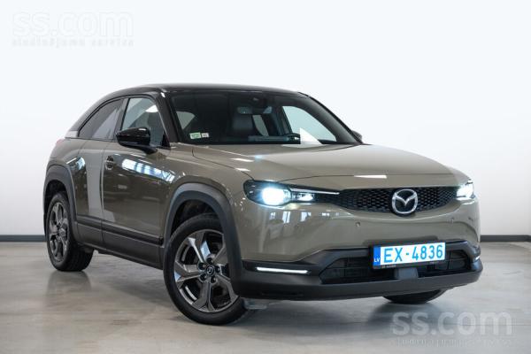 Green Mazda MX 2022 in Riga, with an engine capacity of 0.00 L and mileage of 62 thousand km for 16990 €, photo 3 on AUTOMOTO.COM.LV