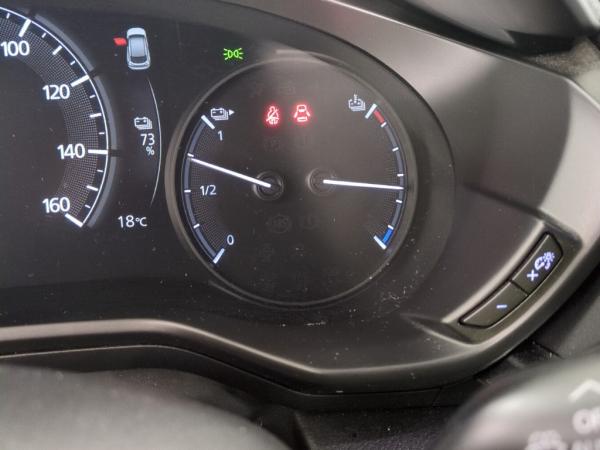 Grey Mazda MX 2020 in Riga, with an engine capacity of 0.00 L and mileage of 67 thousand km for 15990 €, photo 8 on AUTOMOTO.COM.LV