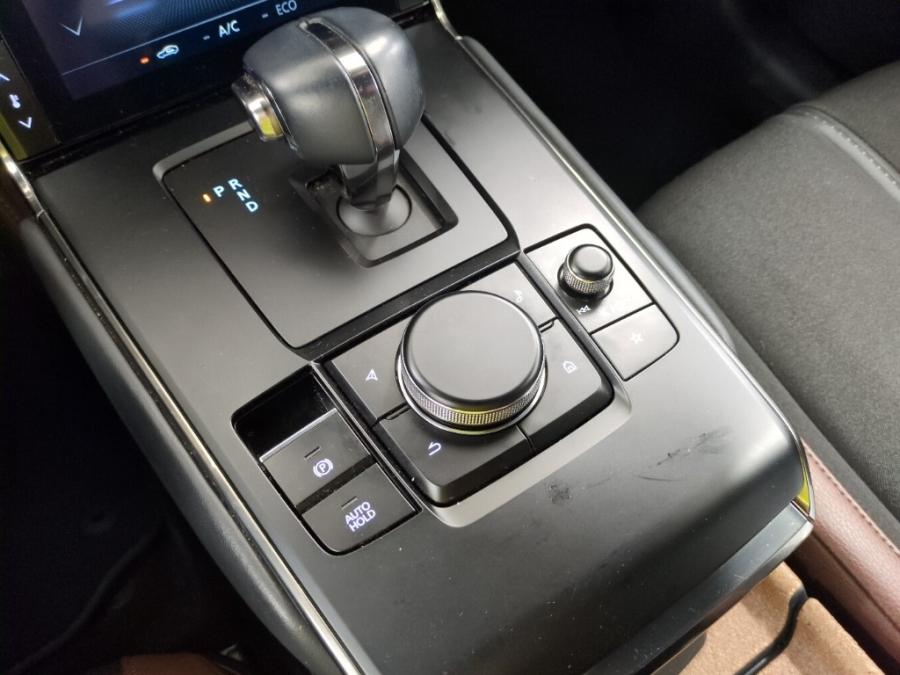 Grey Mazda MX 2020 in Riga, with an engine capacity of 0.00 L and mileage of 67 thousand km for 15990 €, photo 13 on AUTOMOTO.COM.LV