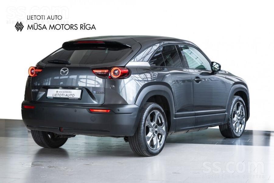 Grey Mazda MX 2020 in Riga, with an engine capacity of 0.00 L and mileage of 60 thousand km for 14900 €, photo 3 on AUTOMOTO.COM.LV