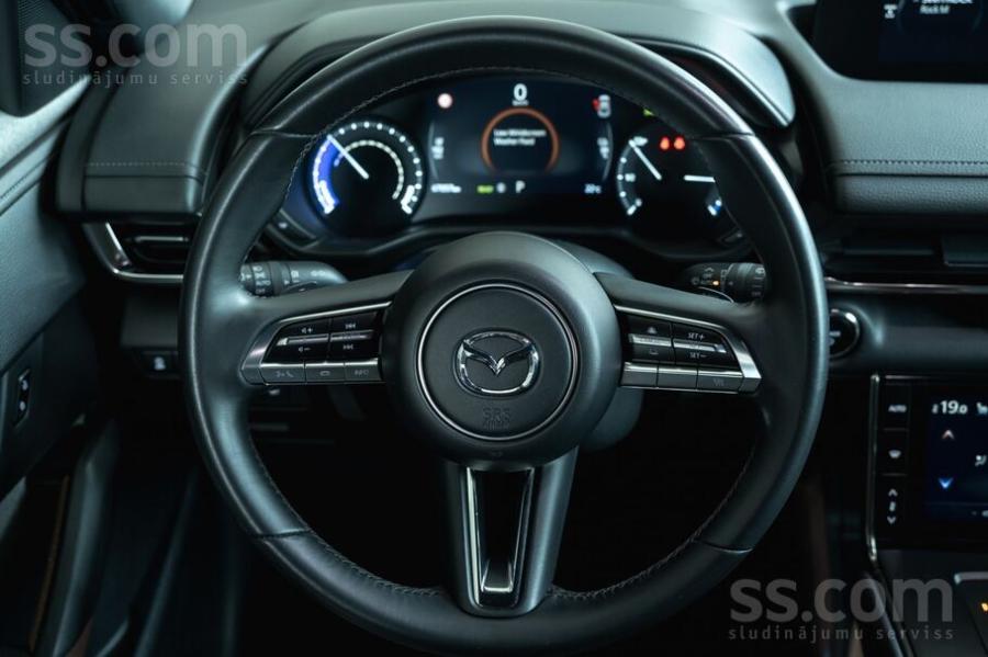 Grey Mazda MX 2020 in Riga, with an engine capacity of 0.00 L and mileage of 60 thousand km for 14900 €, photo 13 on AUTOMOTO.COM.LV