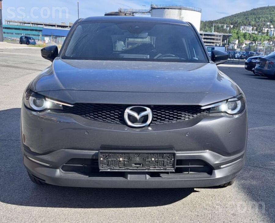 Pelēks Mazda MX 2021 Rīga, ar dzinēja tilpumu 0.00 L un nobraukumu 106 tūkst. km par 13777 €, foto 3 vietnē AUTOMOTO.COM.LV