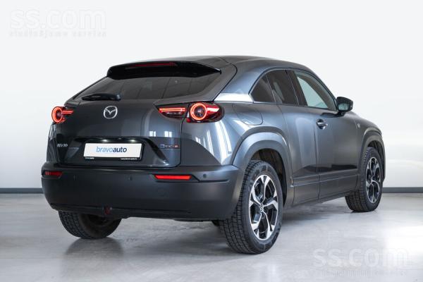 Pelēks Mazda MX 2025 Rīga, ar dzinēja tilpumu 1.60 L un nobraukumu 8 tūkst. km par 22990 €, foto 5 vietnē AUTOMOTO.COM.LV