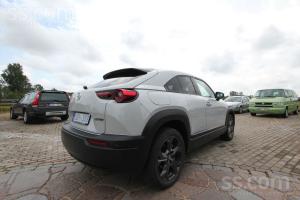 White Mazda MX 2020 in Liepaja, with an engine capacity of 0.00 L and mileage of 52 thousand km for 15000 €, photo 5 on AUTOMOTO.COM.LV