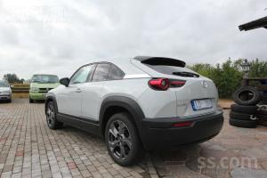 White Mazda MX 2020 in Liepaja, with an engine capacity of 0.00 L and mileage of 52 thousand km for 15000 €, photo 7 on AUTOMOTO.COM.LV