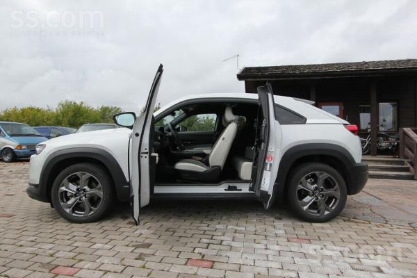 Balts Mazda MX 2020 Liepāja, ar dzinēja tilpumu 0.00 L un nobraukumu 52 tūkst. km par 15000 €, foto 7 vietnē AUTOMOTO.COM.LV