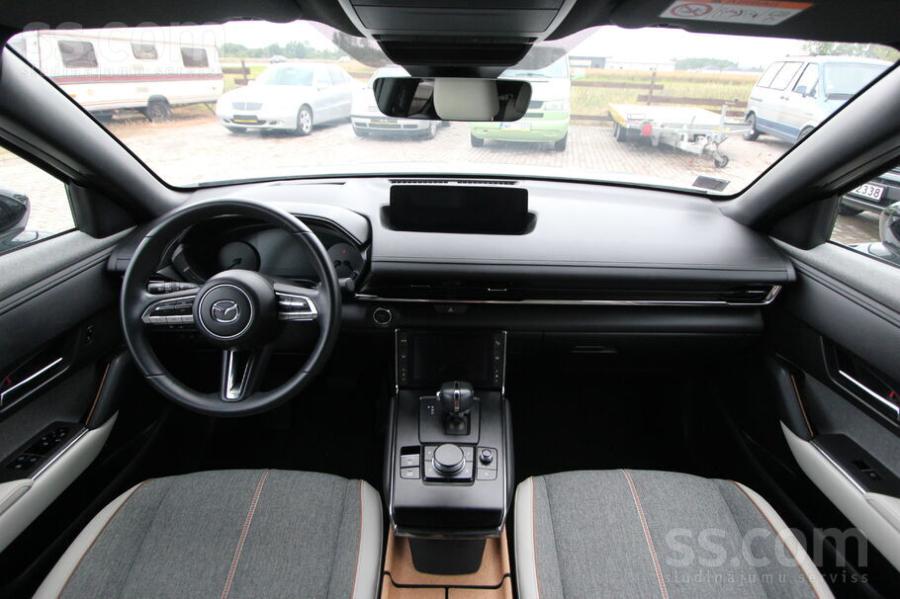 White Mazda MX 2020 in Liepaja, with an engine capacity of 0.00 L and mileage of 52 thousand km for 15000 €, photo 14 on AUTOMOTO.COM.LV