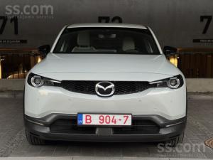 White Mazda MX 2020 in Riga, with an engine capacity of 0.00 L and mileage of 91 thousand km for 15990 €, photo 3 on AUTOMOTO.COM.LV