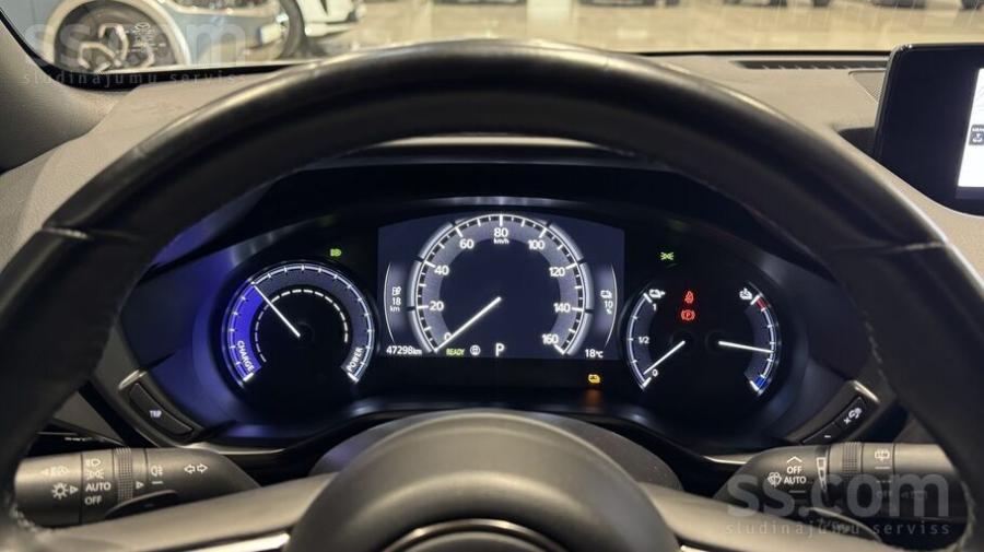 White Mazda MX 2022 in Riga, with an engine capacity of 0.00 L and mileage of 47 thousand km for 16500 €, photo 17 on AUTOMOTO.COM.LV
