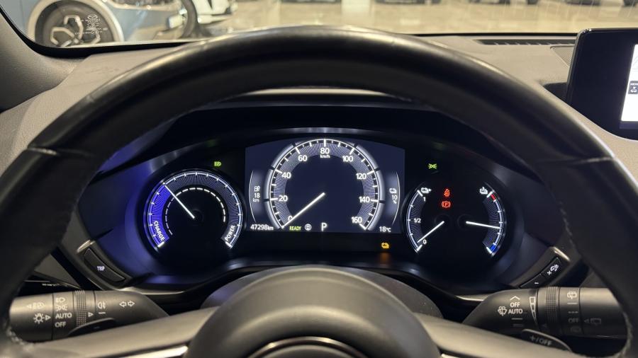 White Mazda MX 2022 in Riga, with an engine capacity of 0.00 L and mileage of 47 thousand km for 16500 €, photo 16 on AUTOMOTO.COM.LV