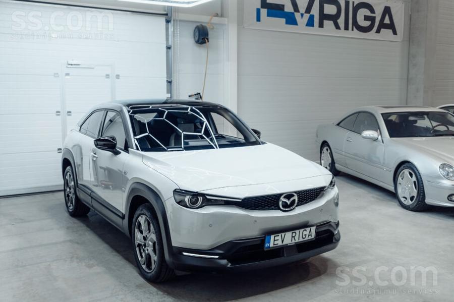 White Mazda MX 2023 in Riga, with an engine capacity of 0.00 L and mileage of 34 thousand km for 16690 €, photo 1 on AUTOMOTO.COM.LV