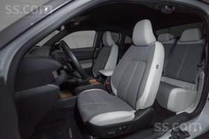 White Mazda MX 2023 in Riga, with an engine capacity of 0.00 L and mileage of 34 thousand km for 16690 €, photo 15 on AUTOMOTO.COM.LV