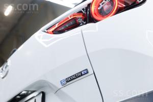White Mazda MX 2023 in Riga, with an engine capacity of 0.00 L and mileage of 39 thousand km for 17890 €, photo 9 on AUTOMOTO.COM.LV