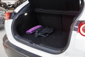 White Mazda MX 2023 in Riga, with an engine capacity of 0.00 L and mileage of 39 thousand km for 17890 €, photo 10 on AUTOMOTO.COM.LV
