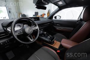 White Mazda MX 2023 in Riga, with an engine capacity of 0.00 L and mileage of 39 thousand km for 17890 €, photo 14 on AUTOMOTO.COM.LV