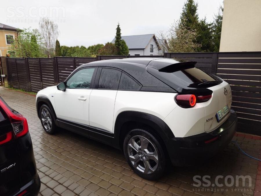 Balts Mazda MX 2022 Rīga, ar dzinēja tilpumu 0.00 L un nobraukumu 59 tūkst. km par 16900 €, foto 3 vietnē AUTOMOTO.COM.LV