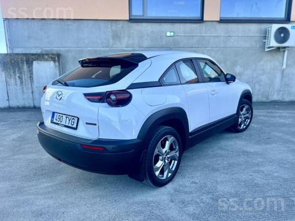 White Mazda MX 2021 in Tallinn, with an engine capacity of 0.00 L and mileage of 27 thousand km for 15399 €, photo 4 on AUTOMOTO.COM.LV
