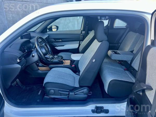 White Mazda MX 2021 in Tallinn, with an engine capacity of 0.00 L and mileage of 27 thousand km for 15399 €, photo 10 on AUTOMOTO.COM.LV