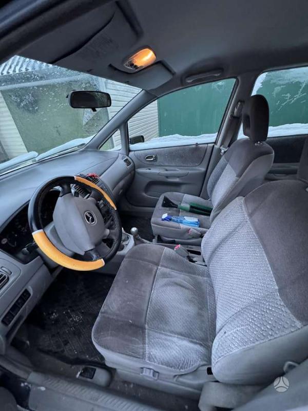 Black Mazda Premacy 2001 in Vilkaviskis, with an engine capacity of 2.00 L and mileage of 385 thousand km for 500 €, photo 7 on AUTOMOTO.COM.LV