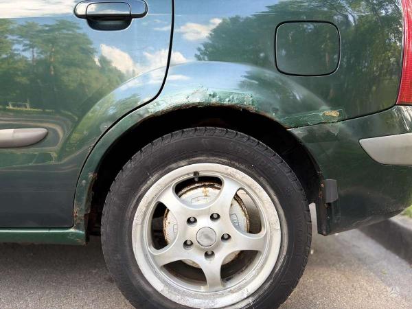 Green Mazda Premacy 2001 in Visaginas, with an engine capacity of 2.00 L and mileage of 276 thousand km for 550 €, photo 5 on AUTOMOTO.COM.LV