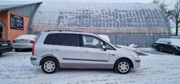 Grey Mazda Premacy 2000 in Valmiera, with an engine capacity of 1.80 L and mileage of 150 thousand km for 900 €, photo 2 on AUTOMOTO.COM.LV