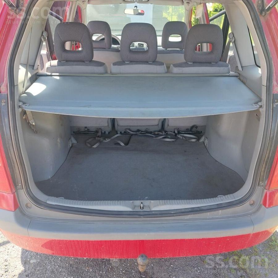 Red Mazda Premacy 1999 in Riga, with an engine capacity of 1.80 L and mileage of 202 thousand km for 699 €, photo 10 on AUTOMOTO.COM.LV