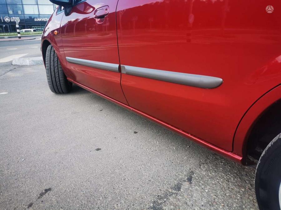 Red Mazda Premacy 2001 in Vilnius, with an engine capacity of 1.80 L and mileage of 137 thousand km for 2230 €, photo 8 on AUTOMOTO.COM.LV