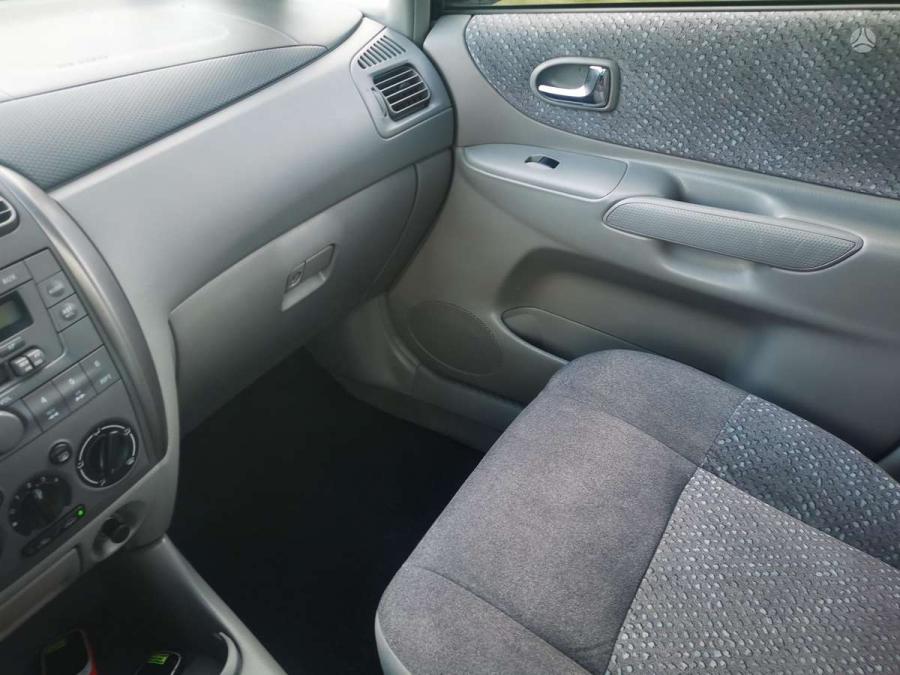 Red Mazda Premacy 2001 in Vilnius, with an engine capacity of 1.80 L and mileage of 137 thousand km for 1880 €, photo 17 on AUTOMOTO.COM.LV