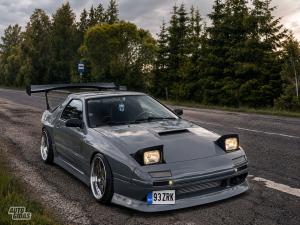 Mazda RX-7 1986 Viļņa, ar dzinēja tilpumu 2.00 L un nobraukumu 200 tūkst. km par 16300 €, foto  vietnē AUTOMOTO.COM.LV