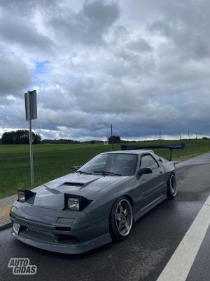 Mazda RX-7 1986 Viļņa, ar dzinēja tilpumu 2.00 L un nobraukumu 200 tūkst. km par 16300 €, foto 3 vietnē AUTOMOTO.COM.LV