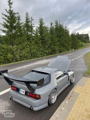 Mazda RX-7 1986 Viļņa, ar dzinēja tilpumu 2.00 L un nobraukumu 200 tūkst. km par 16300 €, foto 4 vietnē AUTOMOTO.COM.LV