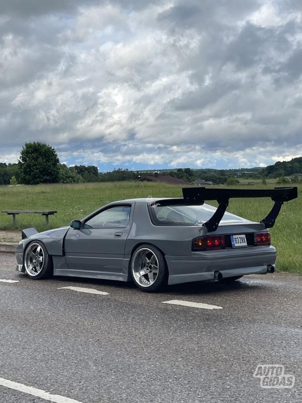 Mazda RX-7 1986 Viļņa, ar dzinēja tilpumu 2.00 L un nobraukumu 200 tūkst. km par 16300 €, foto 5 vietnē AUTOMOTO.COM.LV